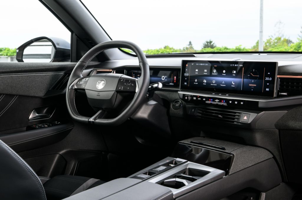 Vauxhall Grandland Electric Review Buying Guide 2024 Electrifying